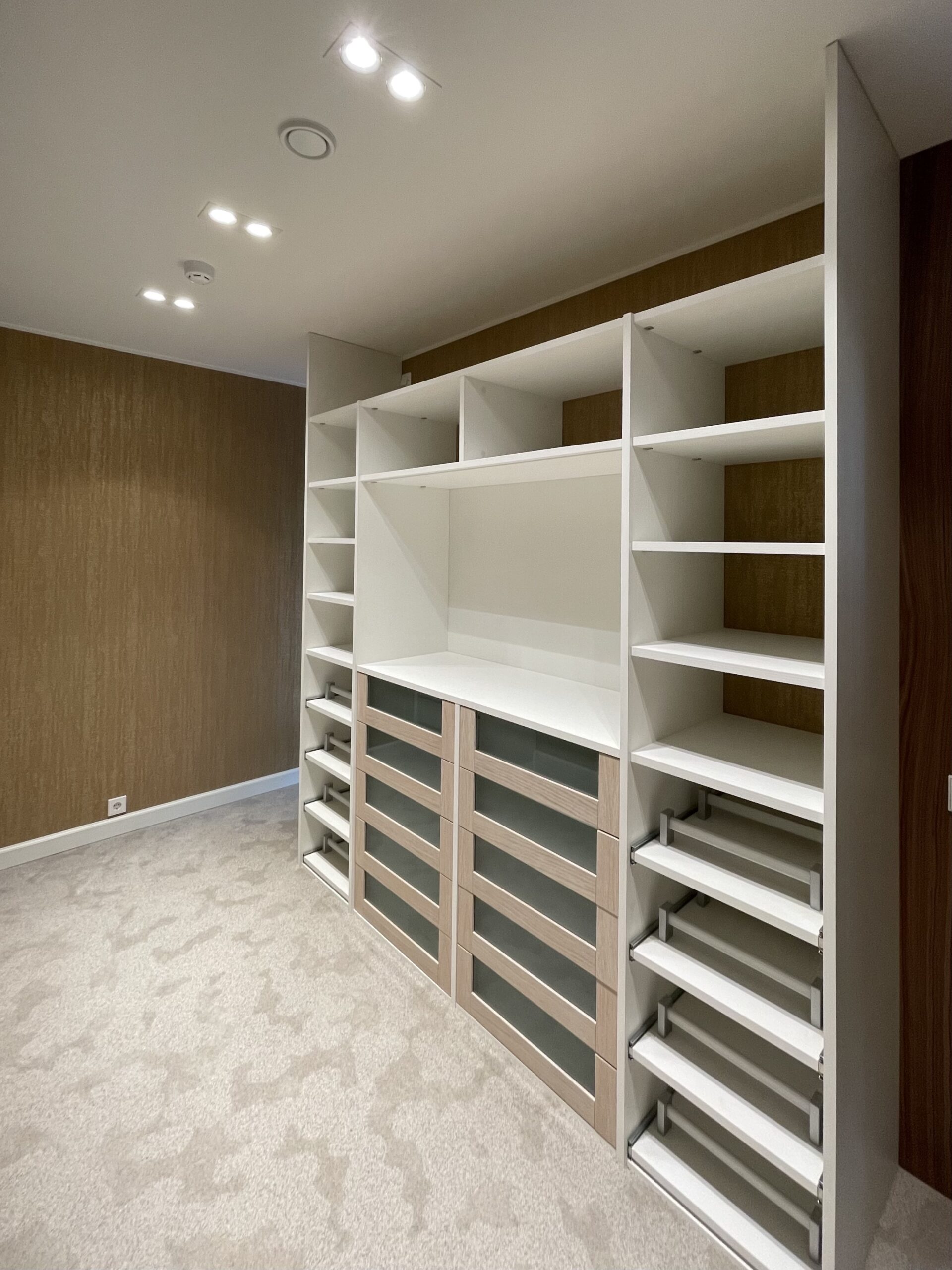 Garderoobilahendused | Uksed ja garderoobid | Tank Indoor